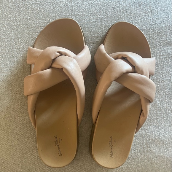 Universal Thread | Shoes | Target Flat Sandals Size 9 | Poshmark